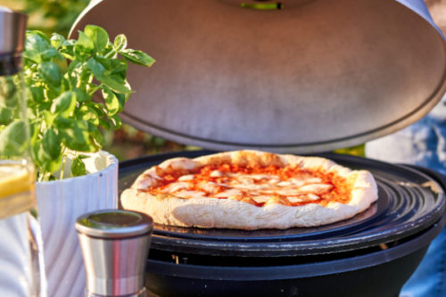Pizza Vom Holzkohlegrill